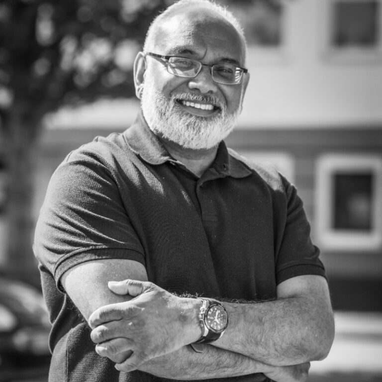 Over mij - Deepak Khoenie